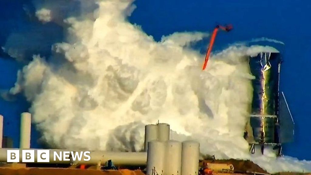 SpaceX prototype rocket ruptures during testing in Texas