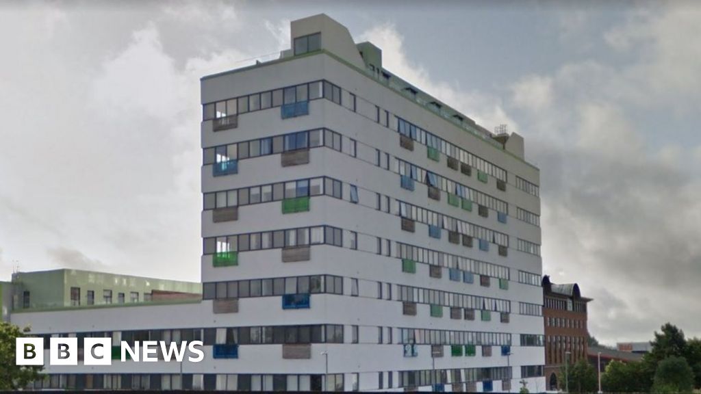 Stevenage flat owners 'trapped' by ground rent, says MP - BBC News