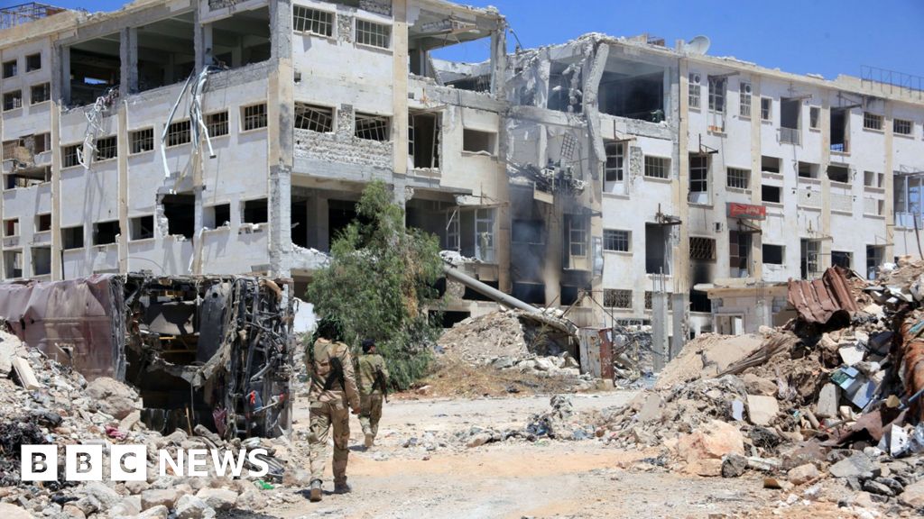 Syria conflict: Aleppo 'corridors' must be protected - Red Cross - BBC News