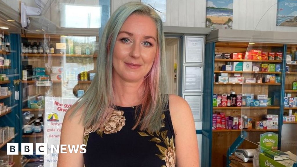 Community pharmacists in Wales warn they're close to burnout - BBC News