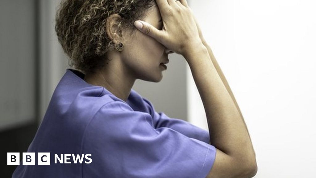 NHS staffing: More than half of Welsh nurses demoralised - BBC News