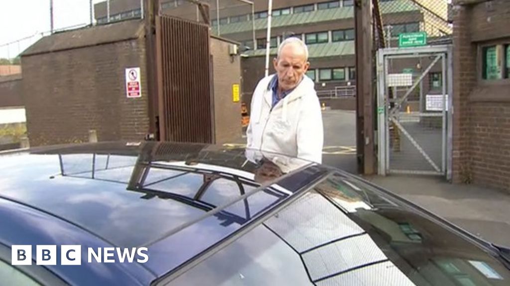 Republican Bobby Storey released by police - BBC News