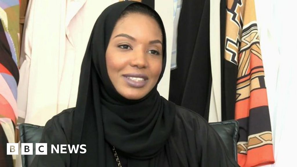 Stay: 'I'm scared of what will happen if we leave EU' - BBC News