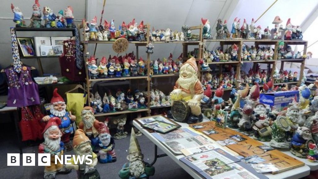 Ron Broomfield's 1,800 gnomes auctioned for charity - BBC News