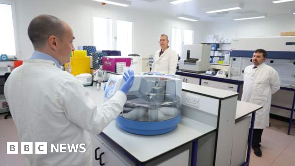 Coronavirus: 'Critical' testing laboratory has opened - BBC News