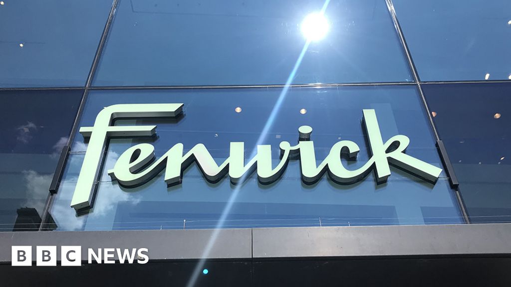 Fenwick Colchester: £2,000 raised for family of dead boy - BBC News