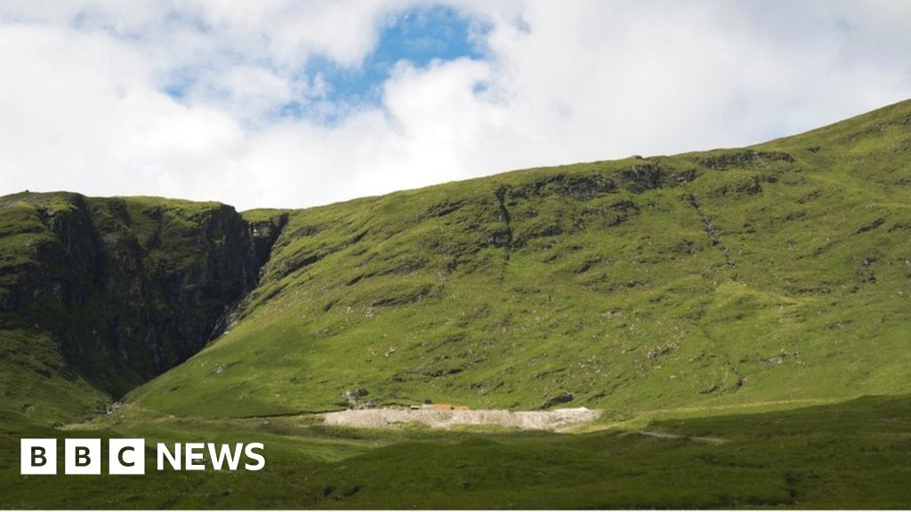First gold 'poured' from Cononish mine - BBC News