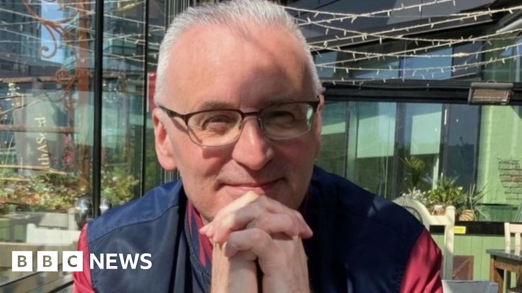 Tributes to West Midlands district judge hit by several cars - BBC News