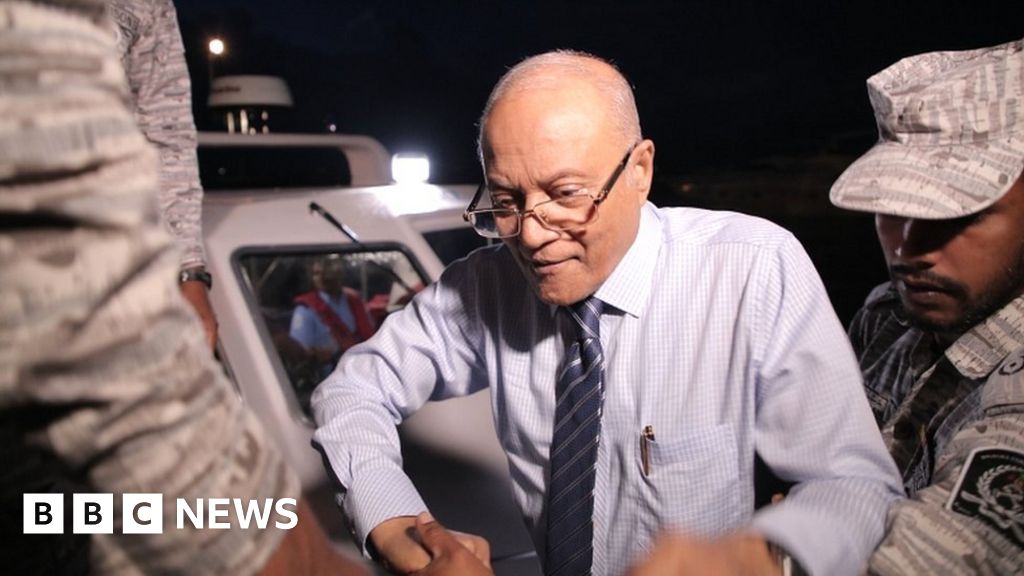 Maumoon Abdul Gayoom: Former Maldives president released on bail - BBC News