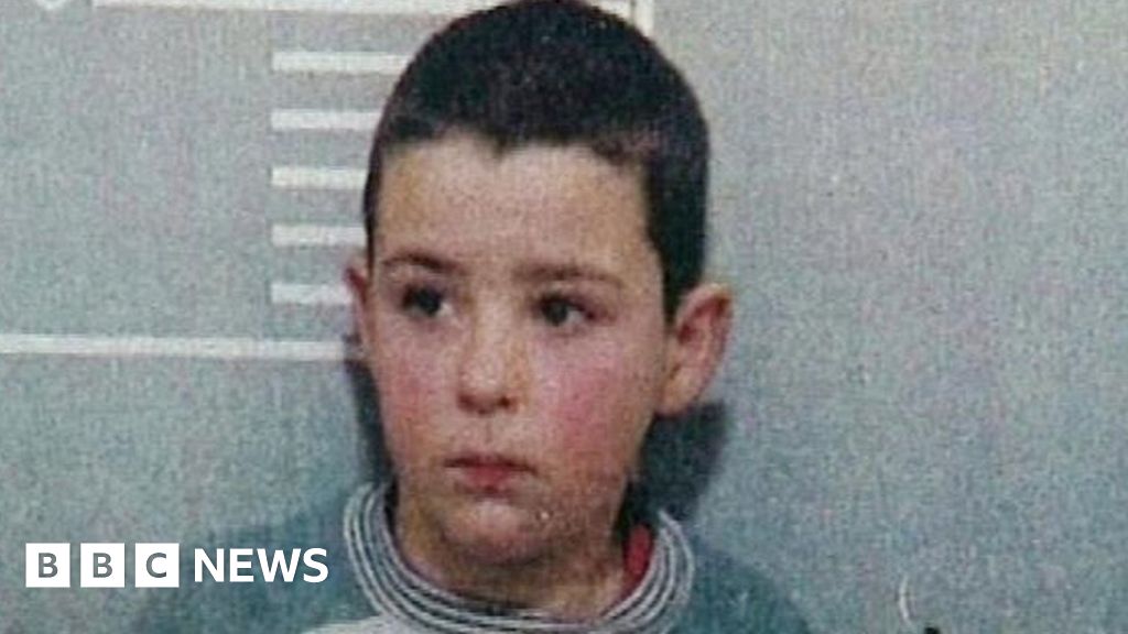 Bulger killer had 'better life' after toddler murder - BBC News