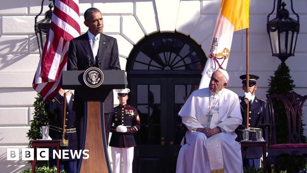 Pope Francis in US: Obama's tribute to pontiff's 'humility' - BBC News
