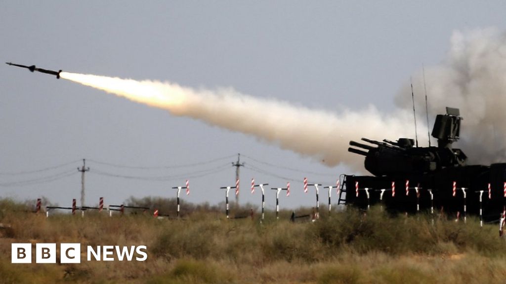 Russian Zapad military exercise in Belarus raises tension - BBC News