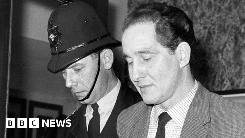 High-profile UK prison escapes - BBC News