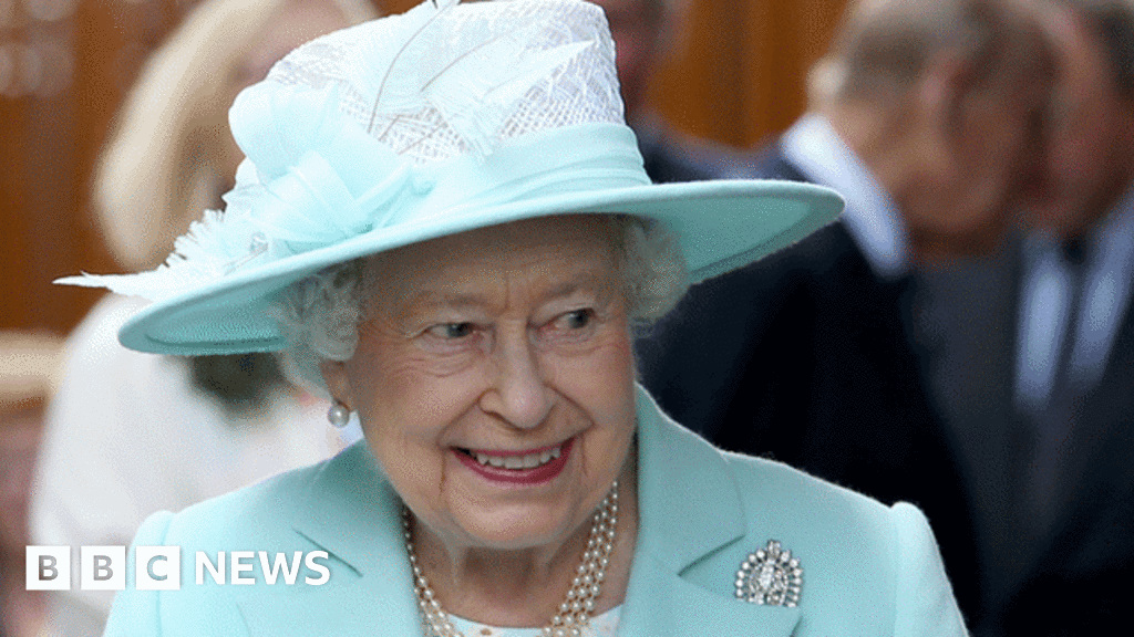 The Queen opens Scottish Parliament in new era of politics - BBC News