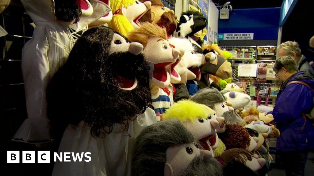 Pews, pulpits and puppets at 'ideal church show' - BBC News