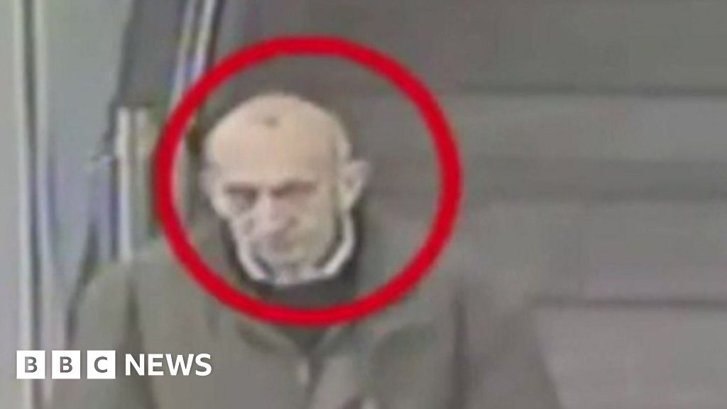 Saddleworth Moor death man 'on plane crash pilgrimage' - BBC News