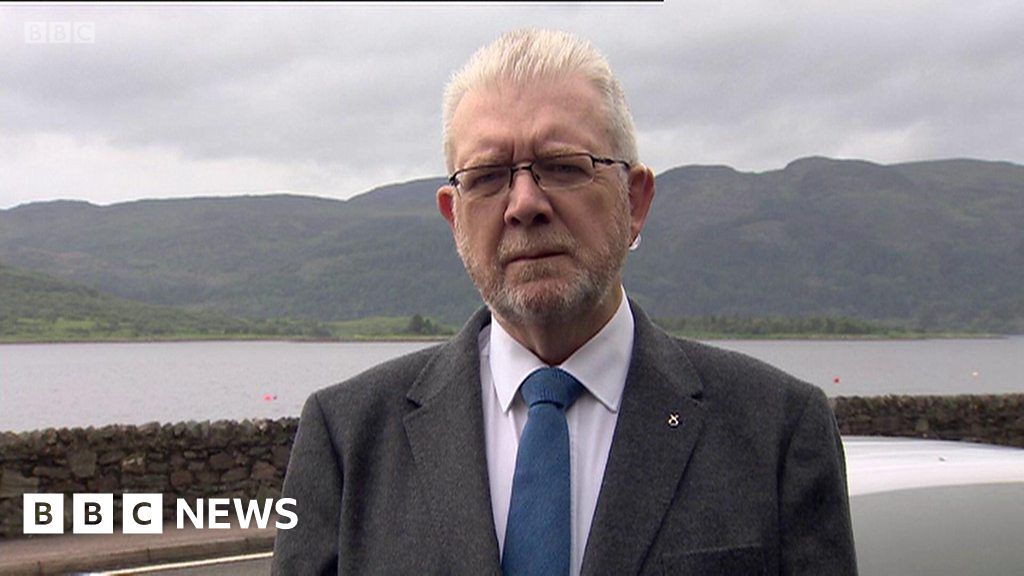 Mike Russell calls for Tories to re-examine Brexit plans