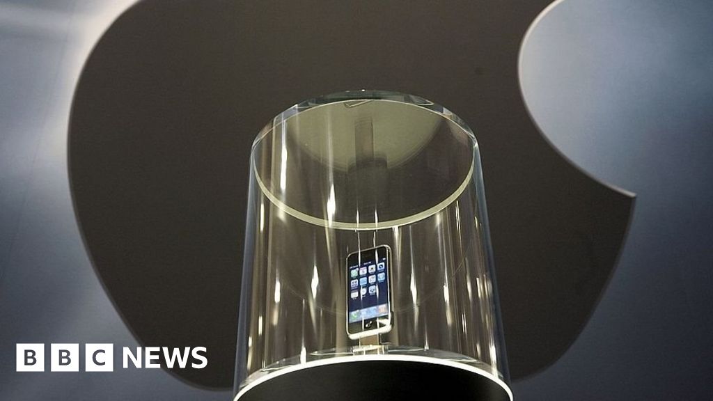 iPhone X: 10 key moments leading up to the new handset - BBC News