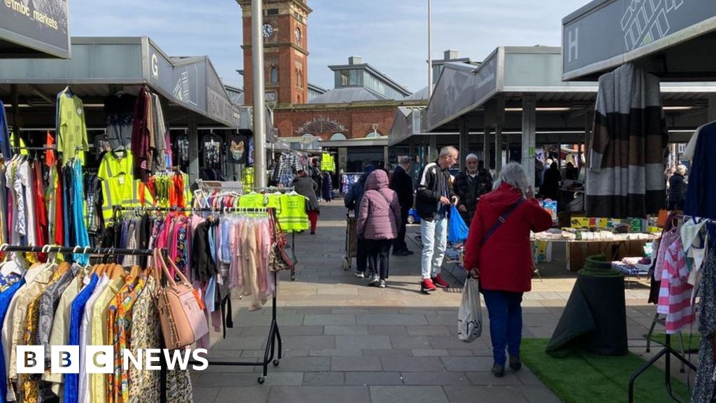Council 'deluded' over £11m market revamp - trader - BBC News
