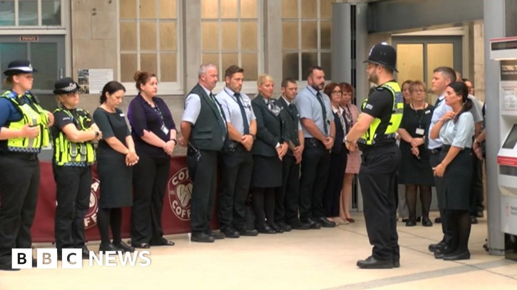 Port Talbot rail deaths: Minute's silence for workers - BBC News