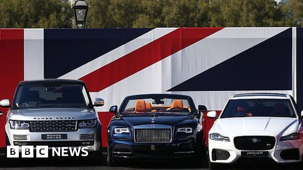 Brexit risks for booming car manufacturing, says SMMT - BBC News