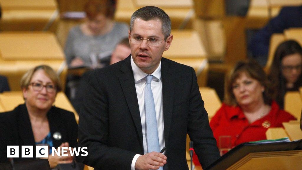 Derek Mackay 'positive' on winning Scots budget backing - BBC News