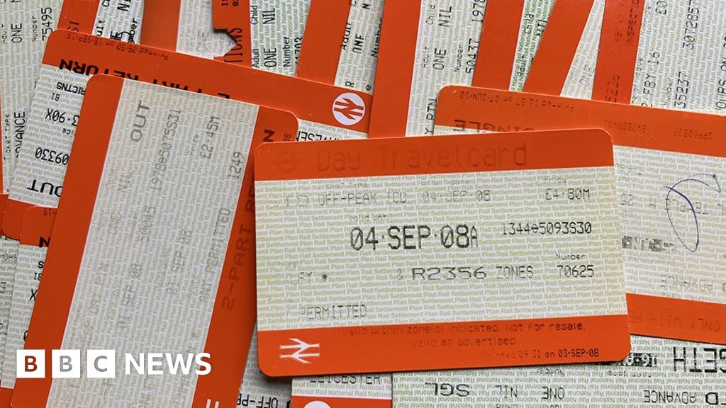 Train guard slapped while checking tickets in Carnforth - BBC News