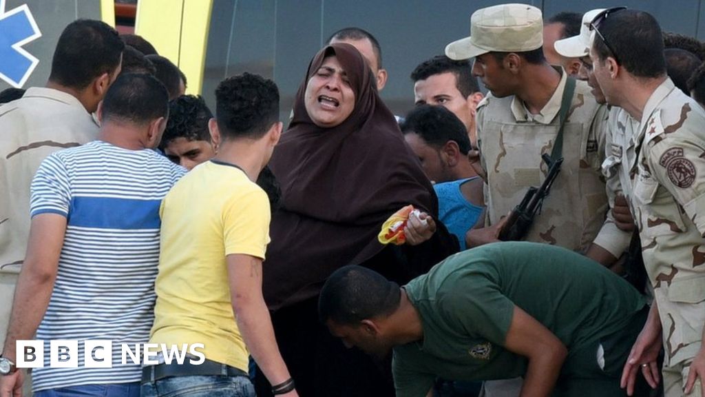 Egypt migrant boat sinking: Death toll rises to 162 - BBC News