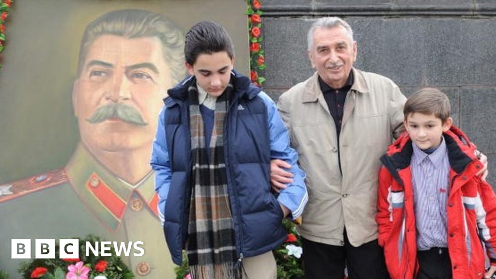Russia Josef Stalin: Outspoken grandson is 'found dead' - BBC News