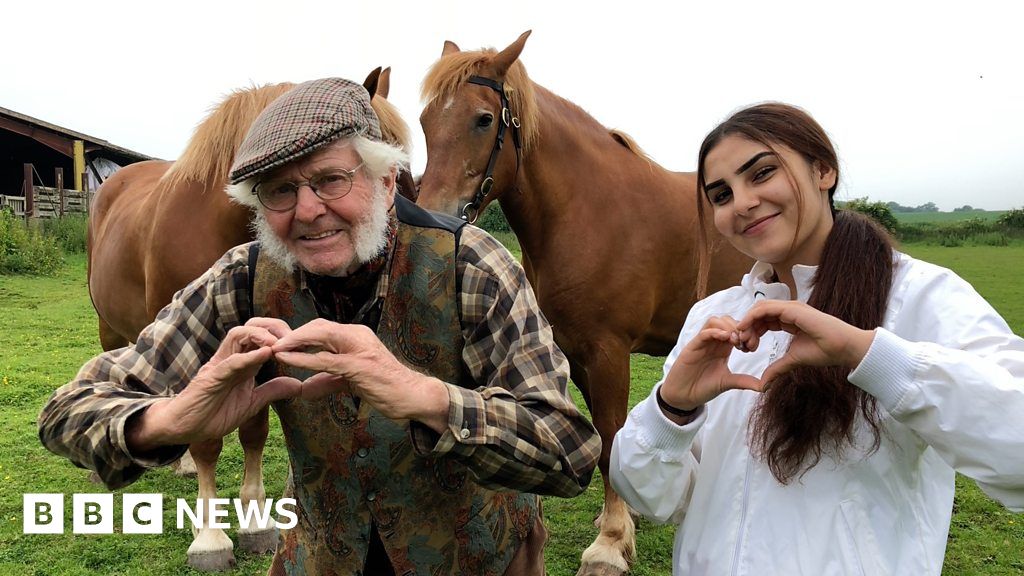 'Suffolk Heart' poem celebrates county - BBC News