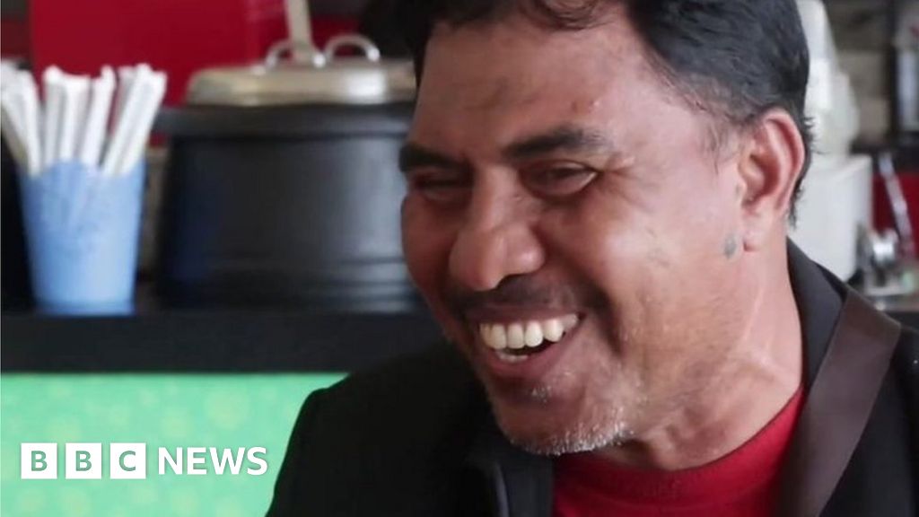 Indonesia tsunami: The man who survived two disasters - BBC News