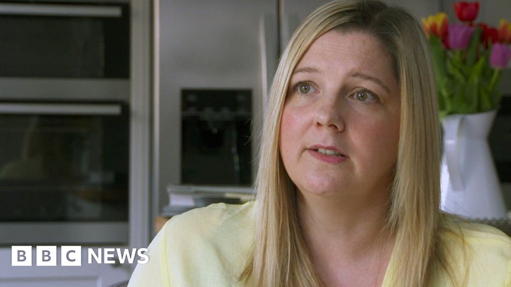 'Family is so precious when you have cancer like mine' - BBC News