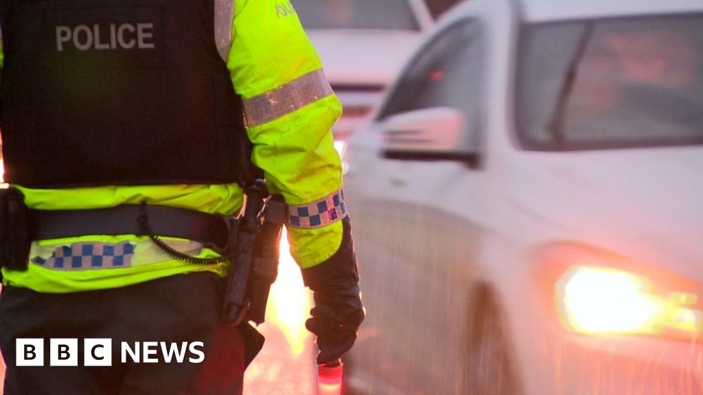 Two killed in separate road crashes in Armagh and Coleraine - BBC News