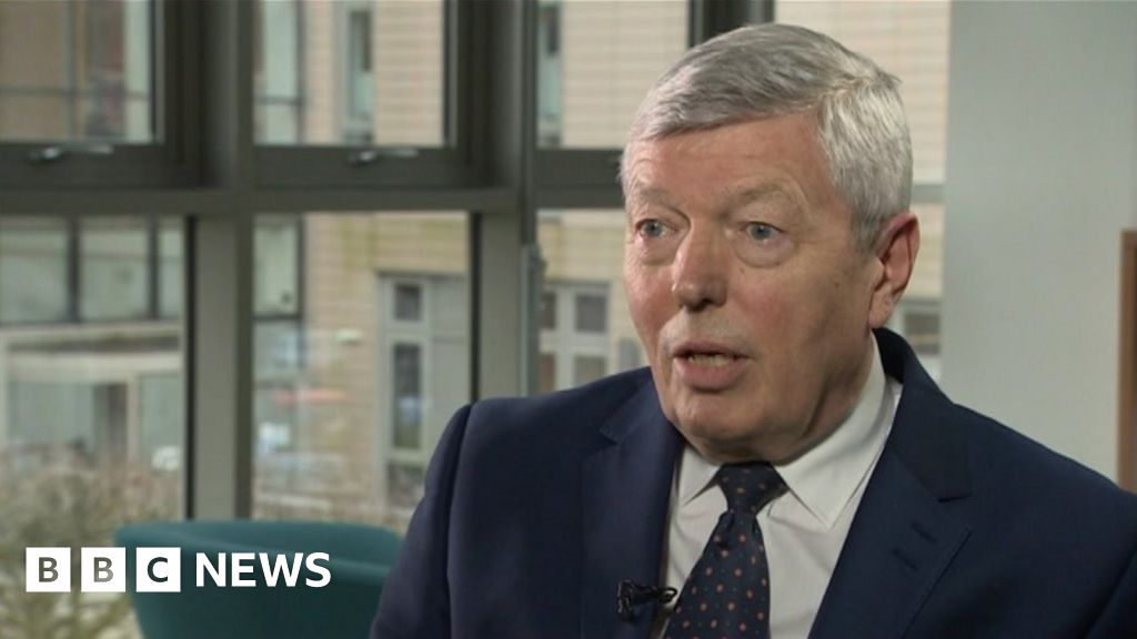 Alan Johnson: Parts of Wales 'transformed' by EU aid - BBC News