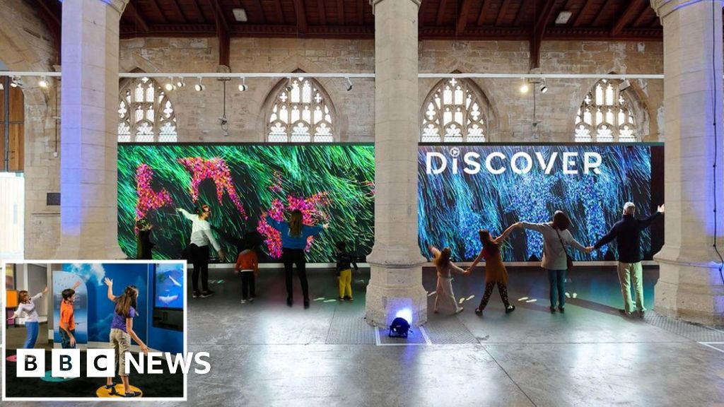 Specialists sought for Scunthorpe church revamp - BBC News