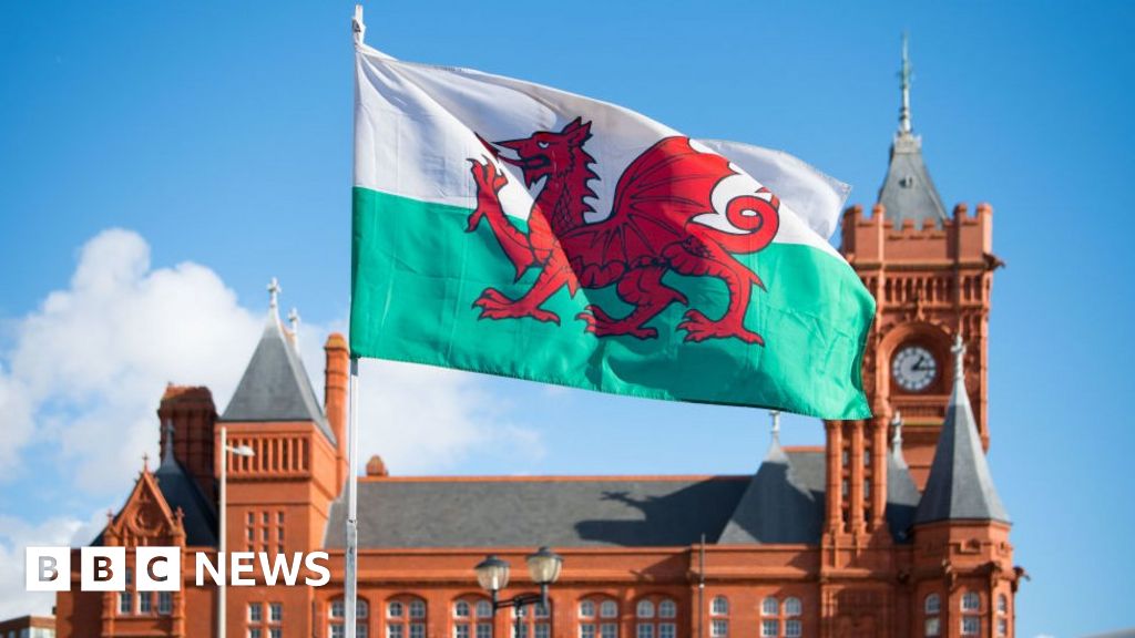 Welsh independence: How worried should UK ministers be? - BBC News