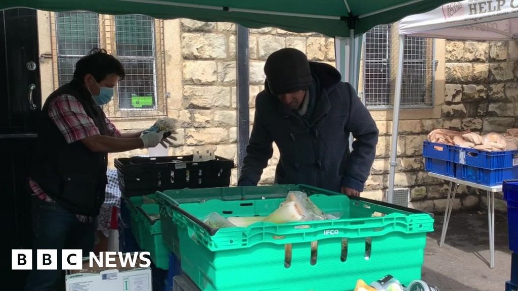 Coronavirus: London charities feeding 'twice as many people' - BBC News