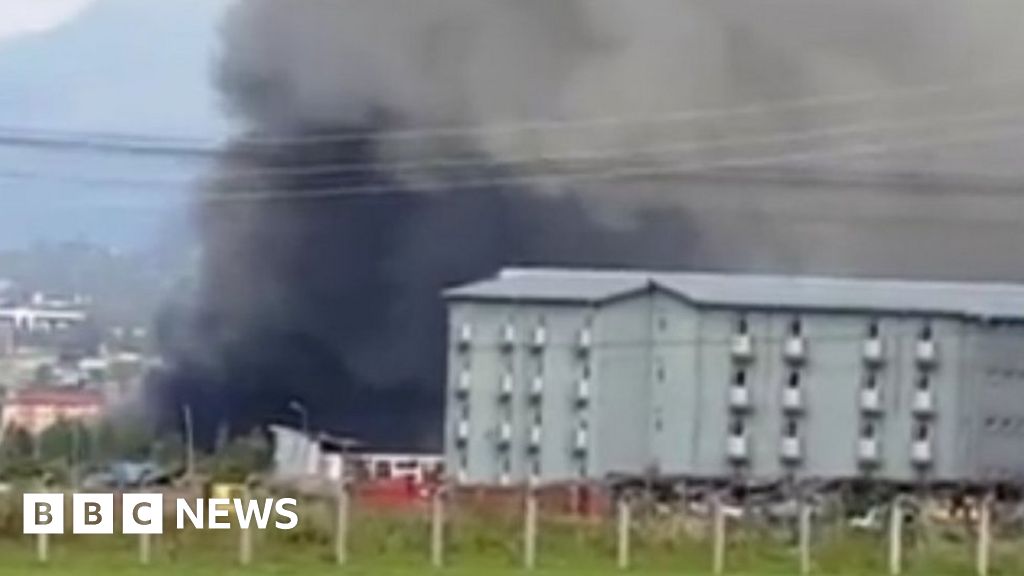 Ethiopia fire kills 23 at prison 'holding Oromo protesters' - BBC News