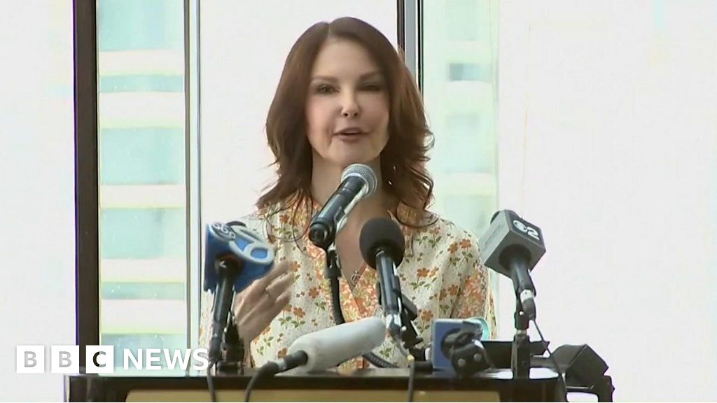 Ashley Judd: Weinstein conviction overturn is a betrayal - BBC News