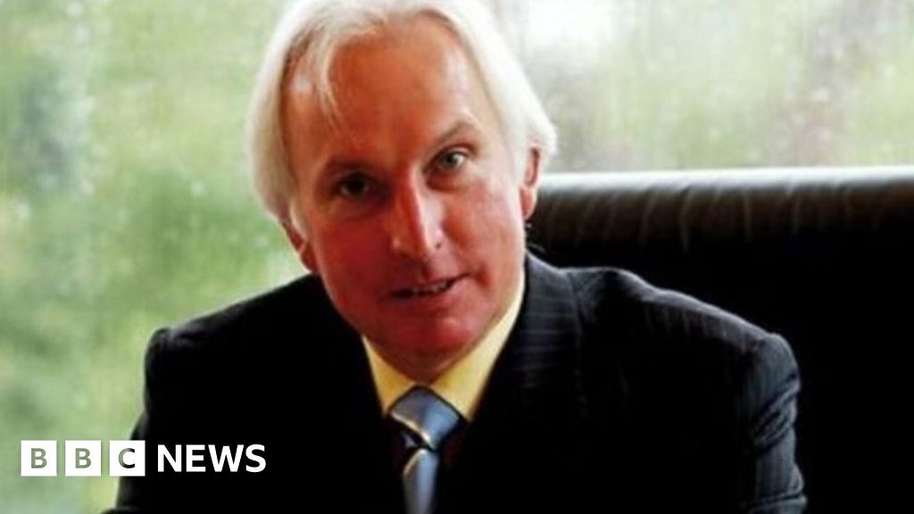 Sir Andrew Cook in court divorce row over home and curtains - BBC News