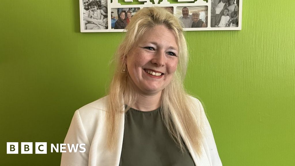 Gloucester family affected by Tuffley closure overwhelmed by help - BBC ...