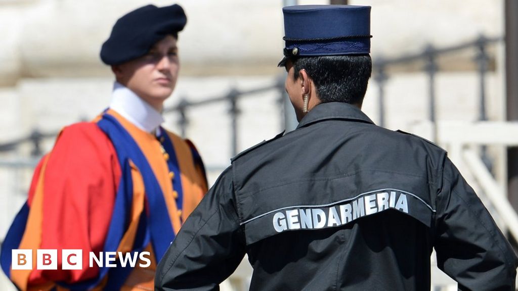 Rare view of Vatican justice in secrets trial - BBC News