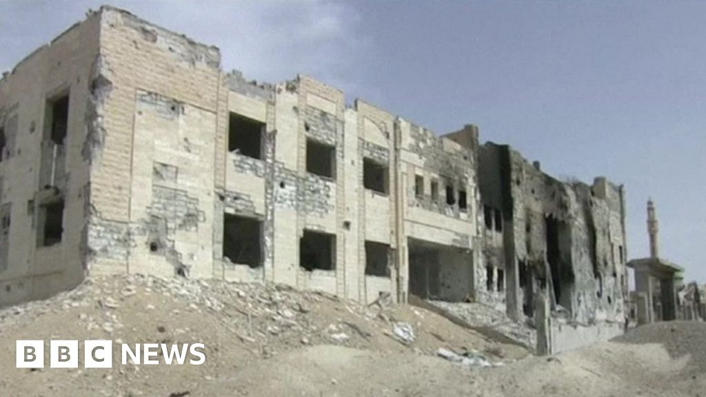 Syrians return to areas freed from Islamic State control - BBC News