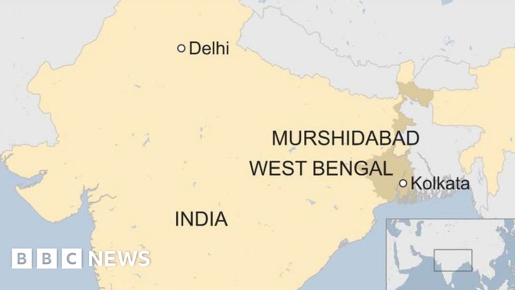 'Tardy' police attacked in India after bus crash which killed 36