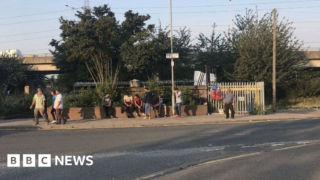 'Exploited' workers propping up the building sector - BBC News