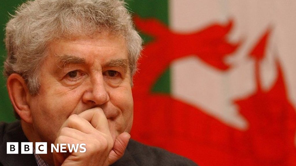 Rhodri Morgan funeral: 'He was genuine, honest and sincere' - BBC News