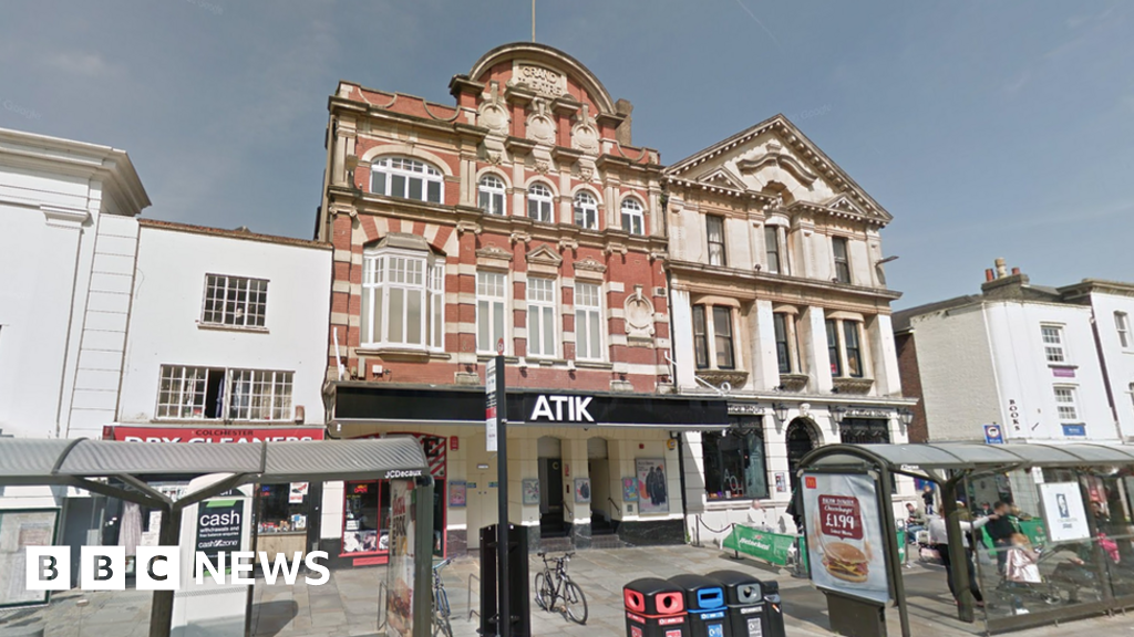 Colchester: Nightclub to close due to 'challenging' economy - BBC News