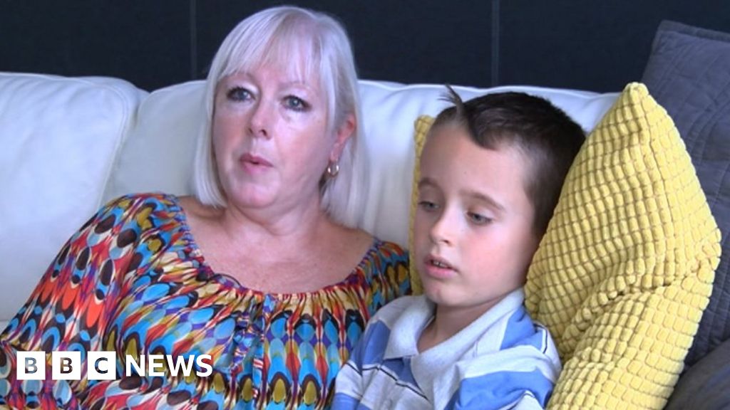 Boy waits five days for Farnborough hospital to diagnose a broken arm ...