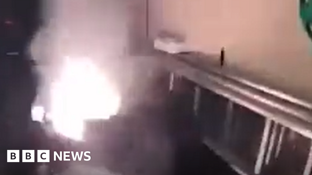 Video shows e-scooter explosion before fire in Hampshire - BBC News