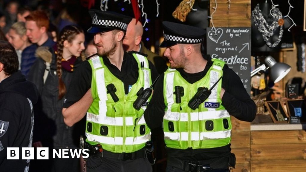 Scottish police service faces £188m funding gap - BBC News